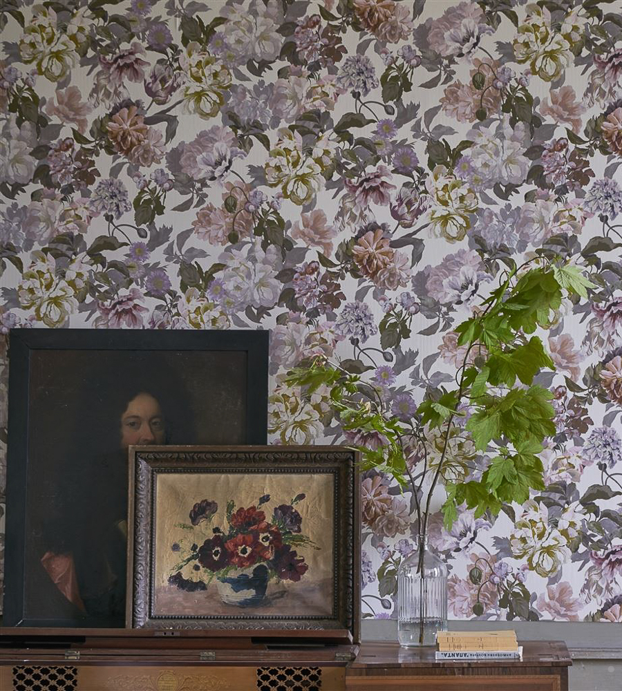 Delft Flower - Linen wallpaper | Tulipa Stellata | Designers Guild