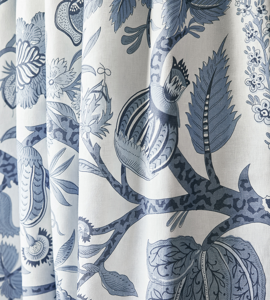 Macbeth - Blue fabric | Chestnut Hill | Thibaut