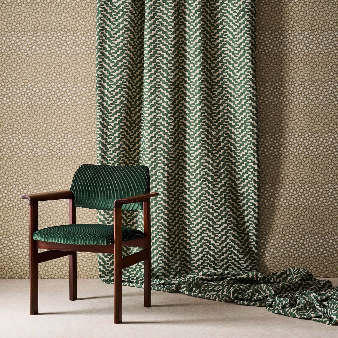 Thicket - Jade fabric | Defined Momentum Fabrics | Harlequin