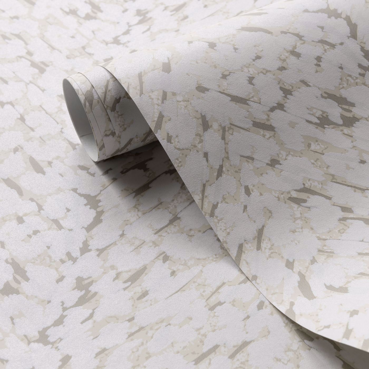 Pokot - Linen wallpaper | Clarke & Clarke X Breegan Jane Wallpapers ...