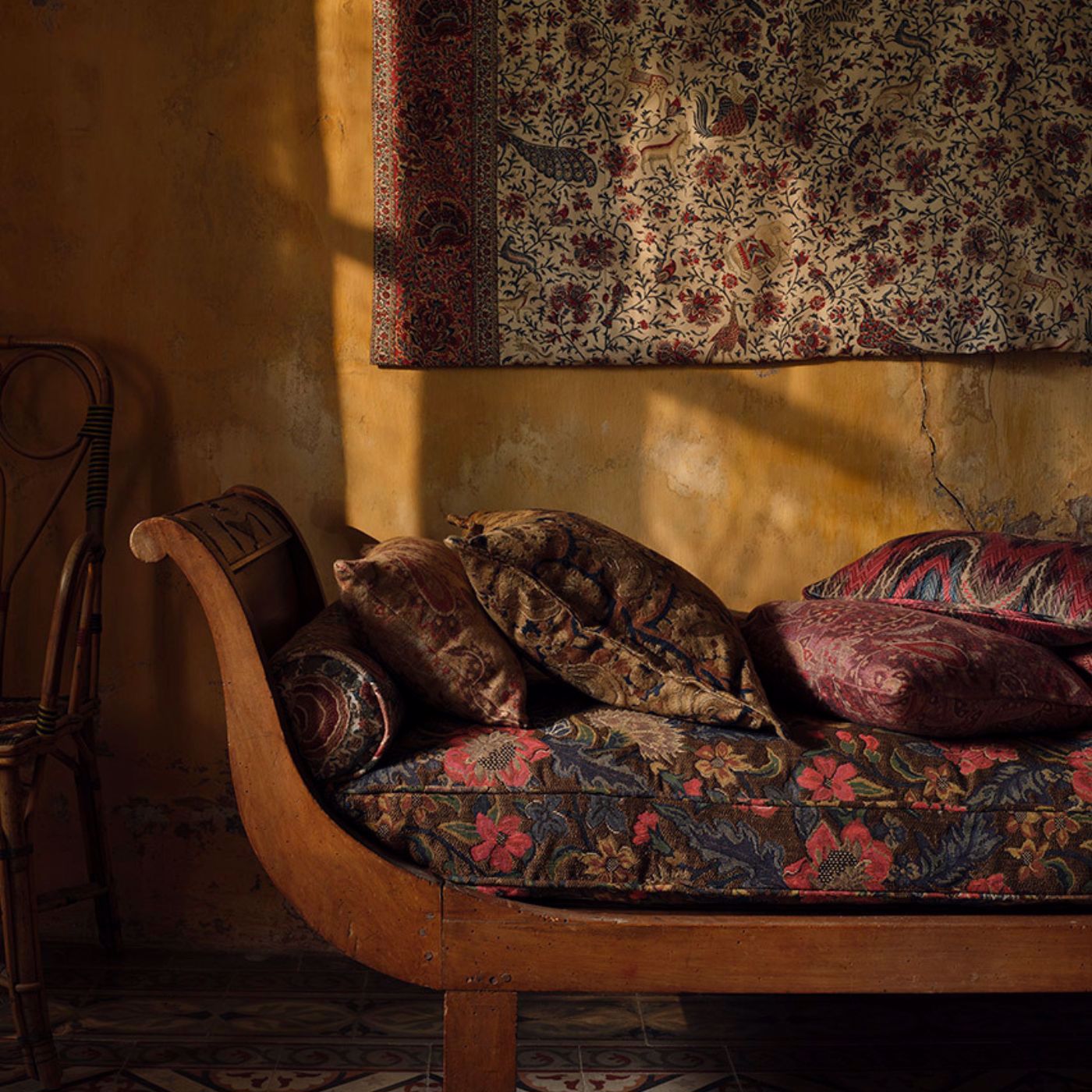Caserta Paisley - Pale Ruby fabric | Rare Textiles | Zoffany