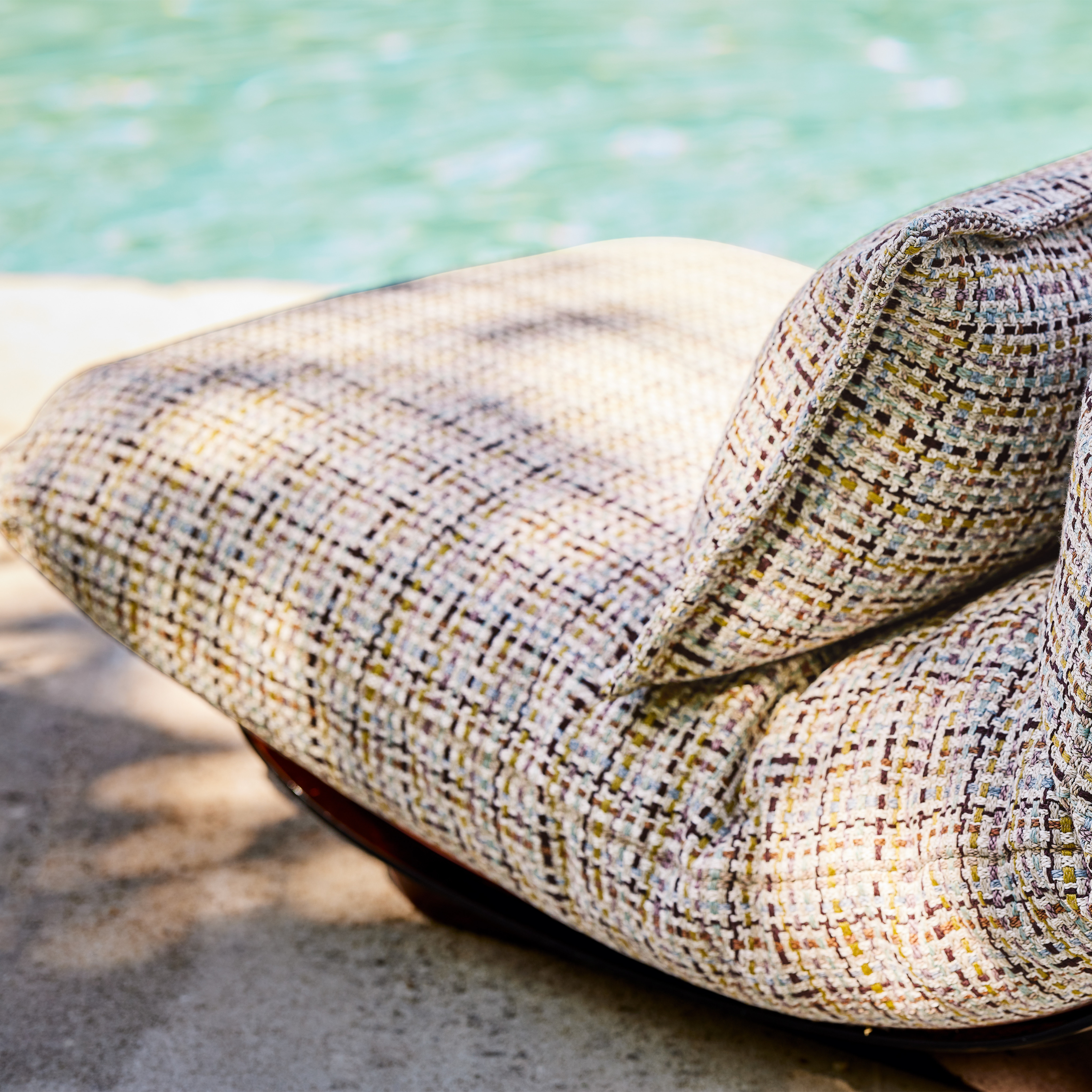 Zeni Outdoor - Multi fabric | Xandri Outdoor | Black Edition