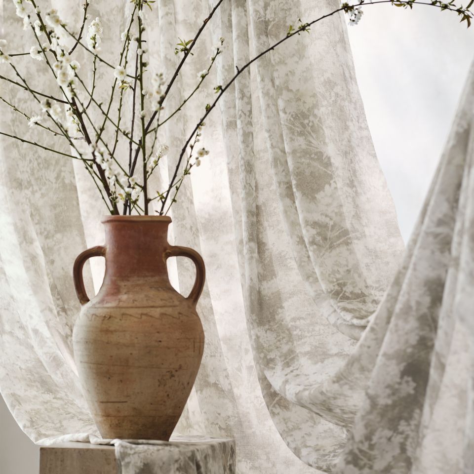 Sikora - Sheer Stone fabric | Iseo | Romo