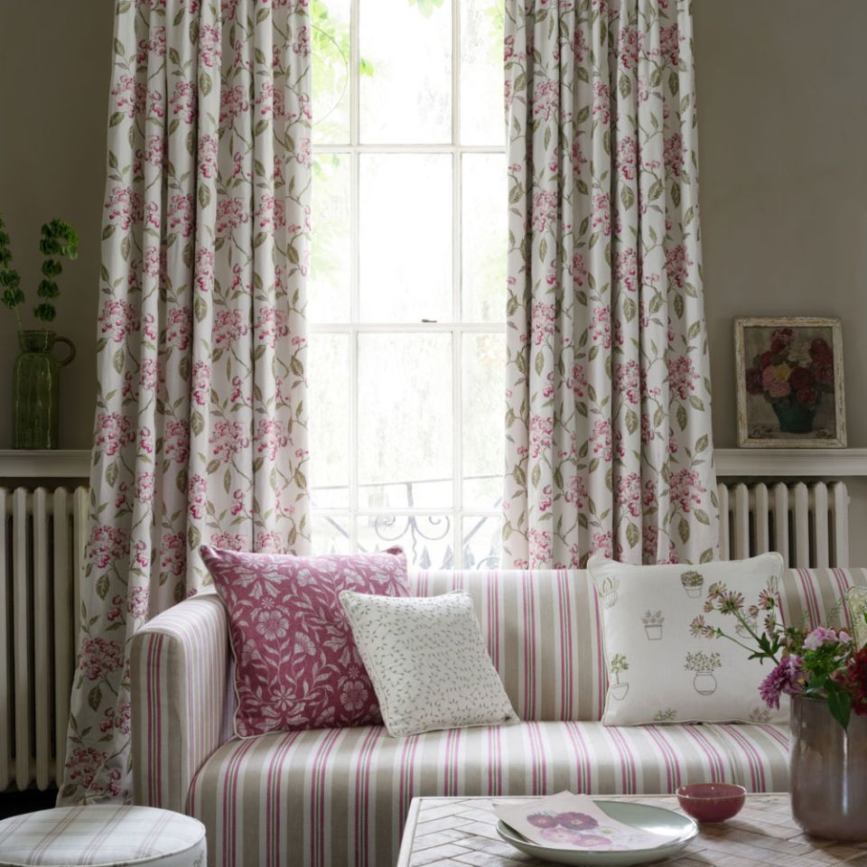 Summerby - Raspberry fabric | Avebury | Clarke & Clarke