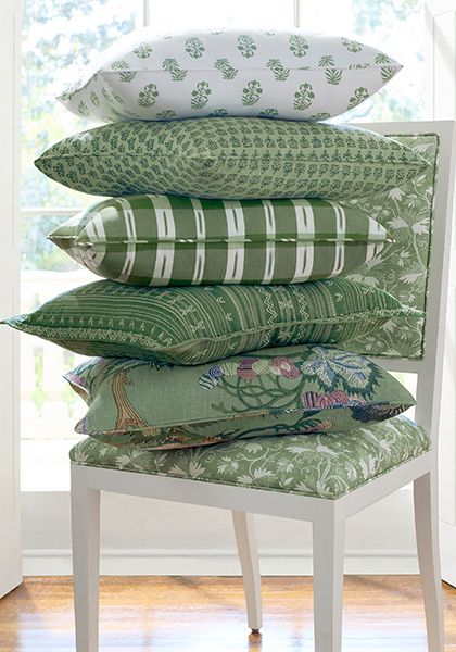 Indienne Jacobean - Green fabric | Indienne Fabrics | Thibaut