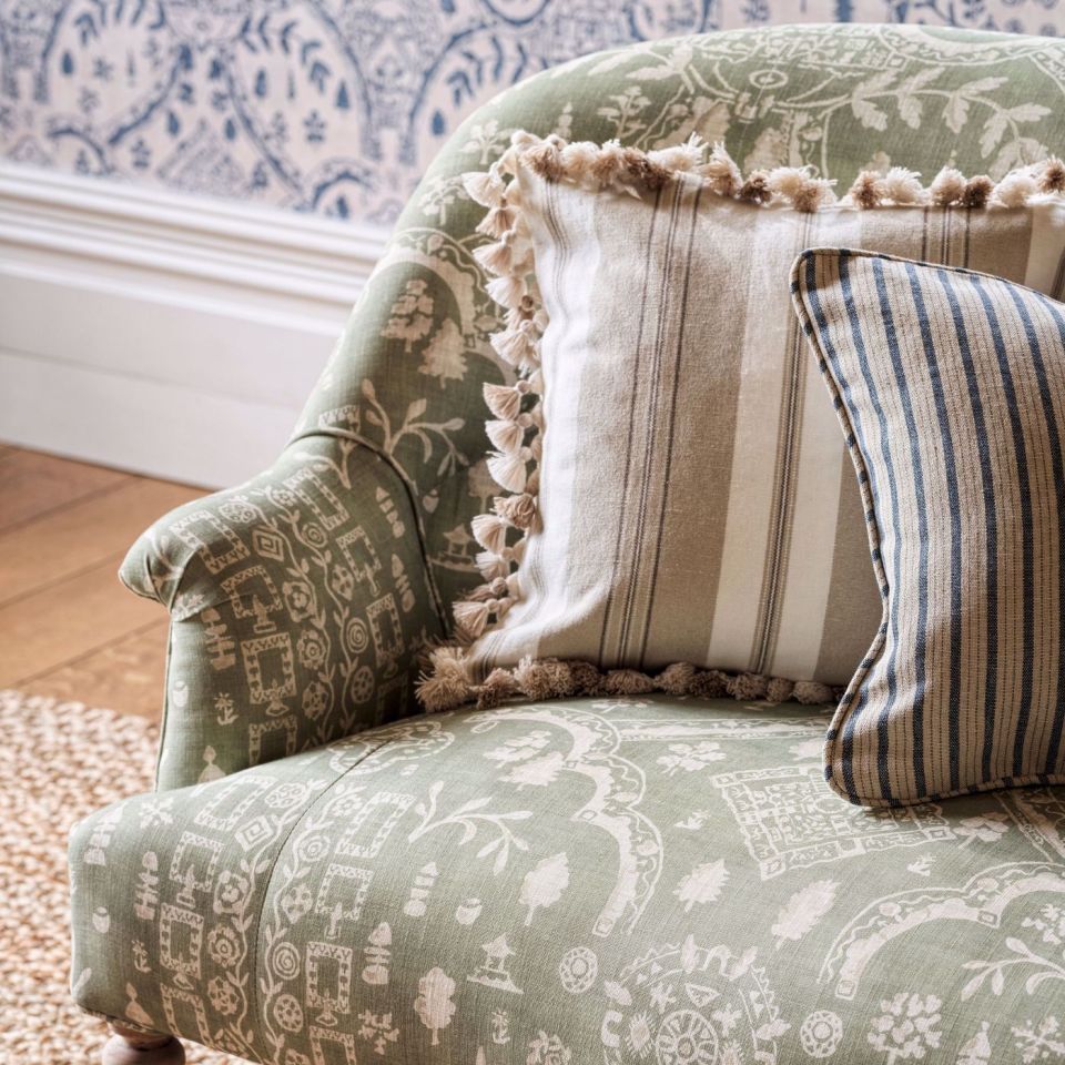 Topiary View - Thyme fabric | Highgrove Fabric | Sanderson
