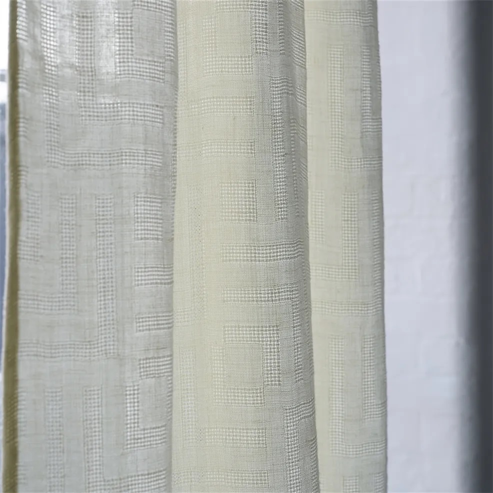 Vautvert - Chalk fabric | Moselle Lino Fabric | Designers Guild